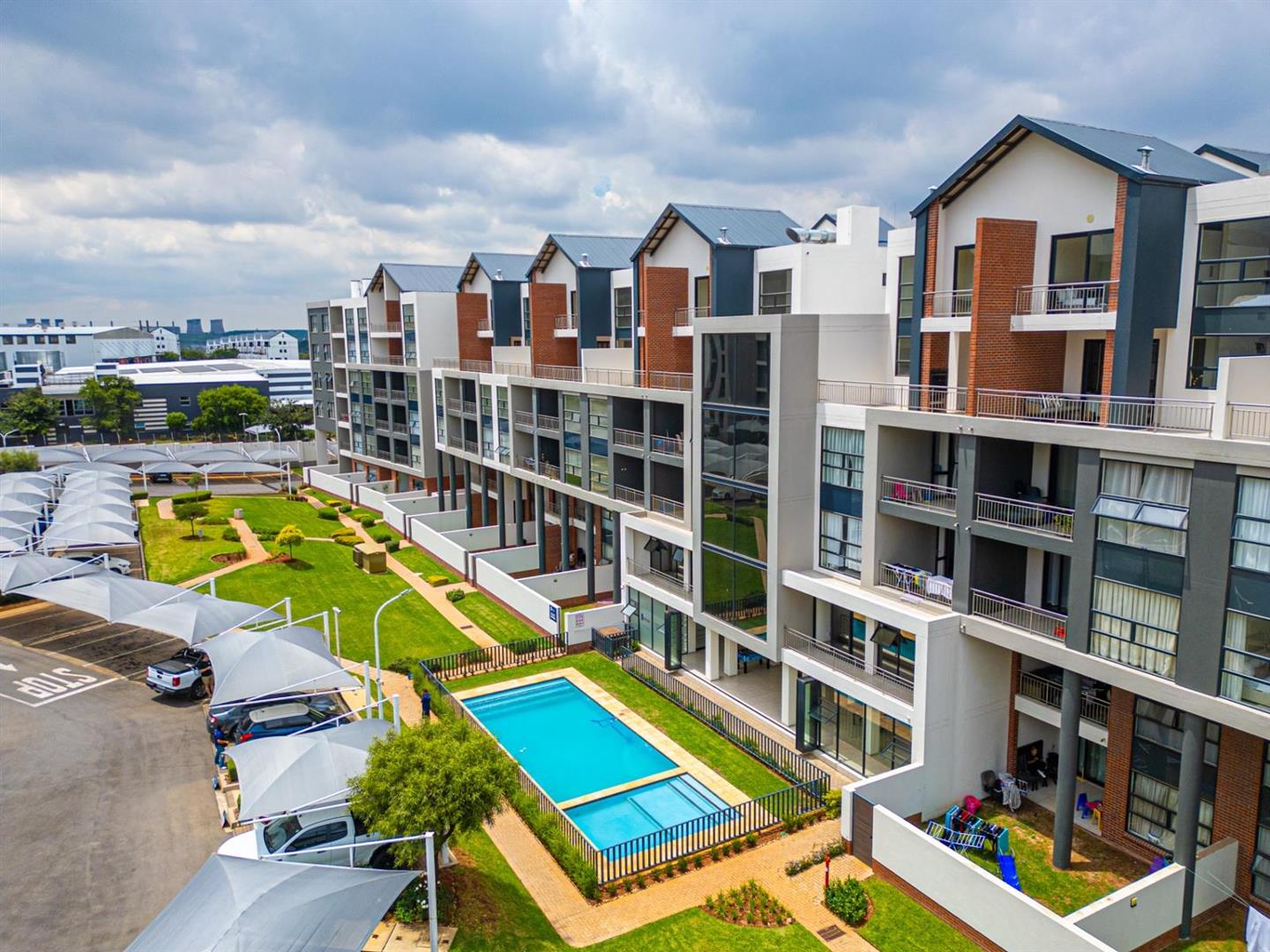 2 Bedroom Apartment / flat for sale in Greenstone Hill - P24-115602576