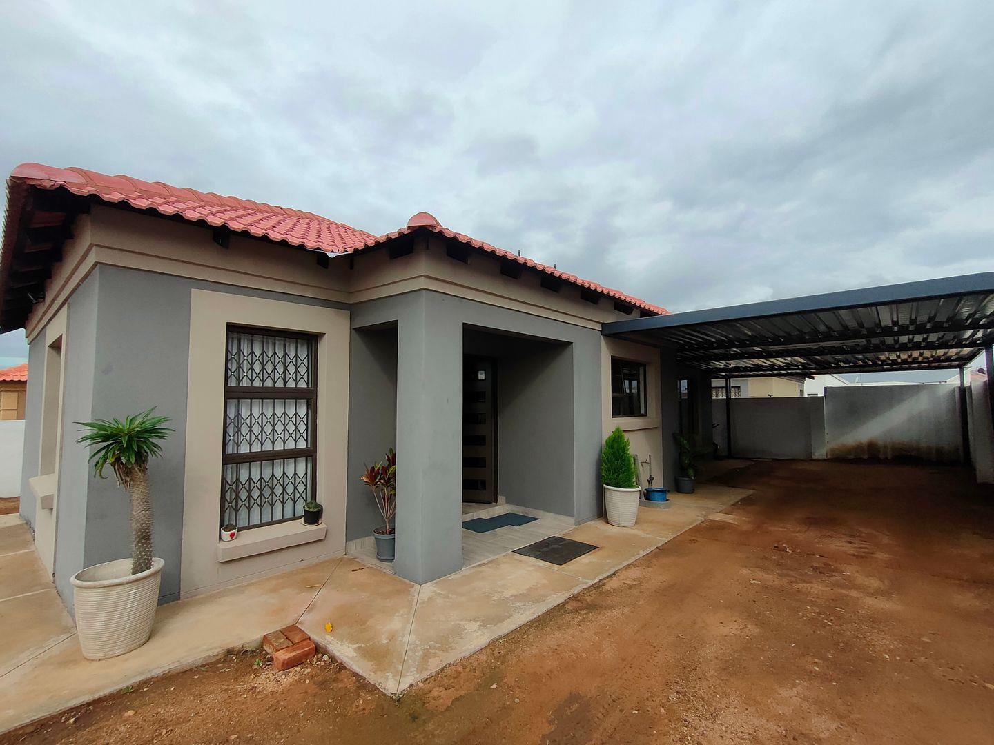 3 Bedroom House for sale in Bendor - P24-115606509