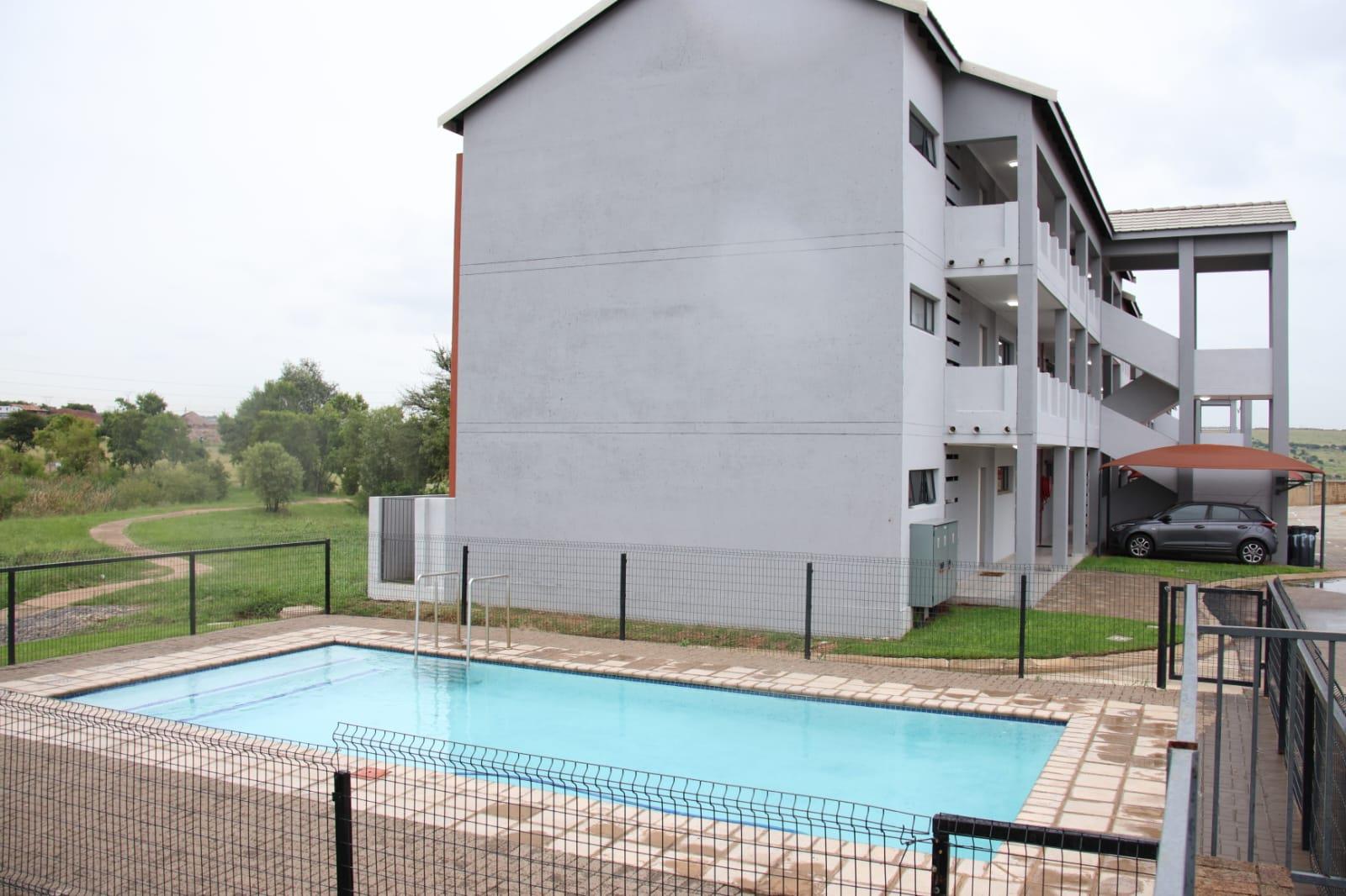 2 Bedroom Apartment / flat to rent in Kosmosdal - P24-116106567