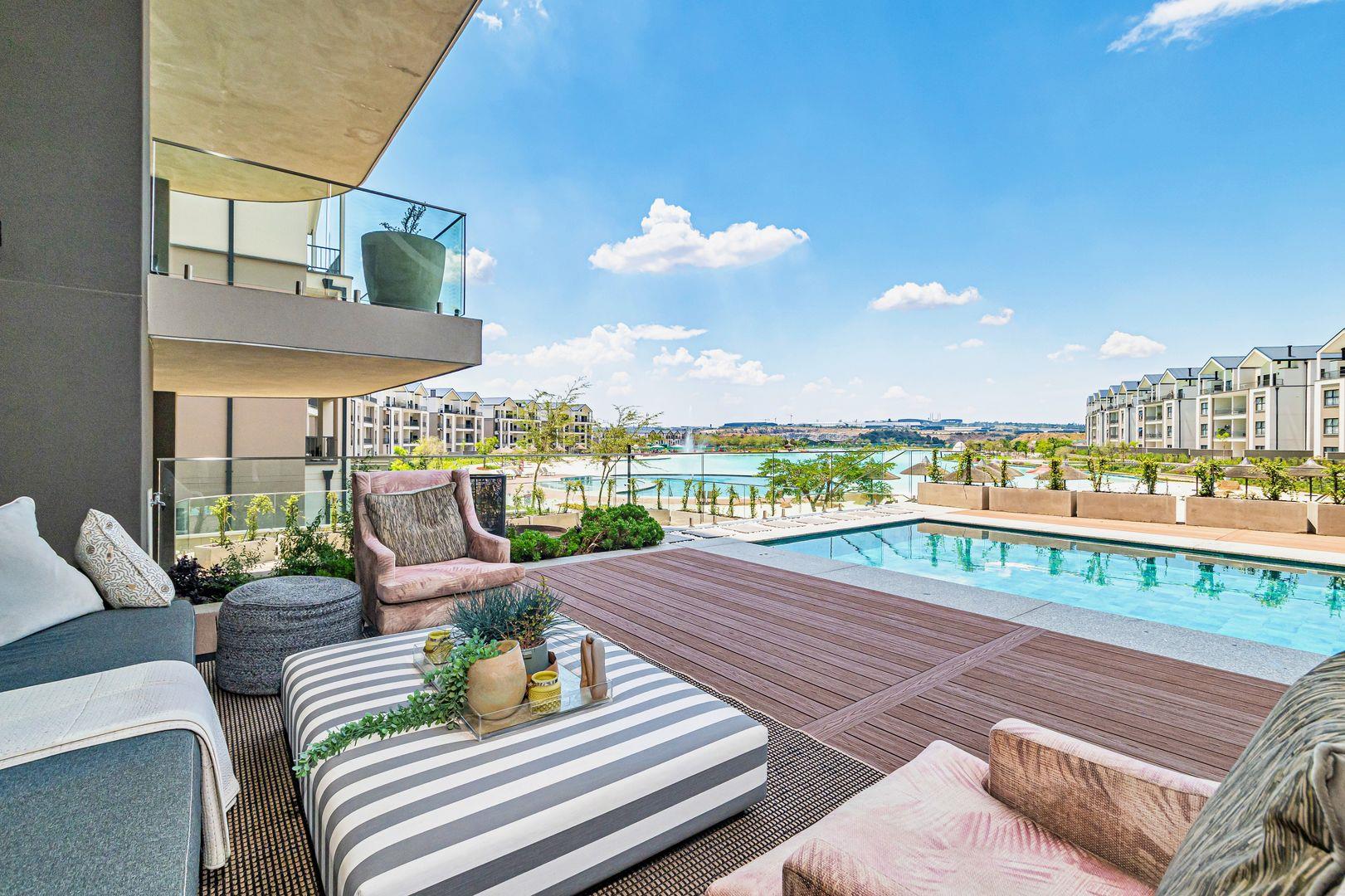 6 Bedroom Apartment / flat for sale in Waterfall - P24-115611446