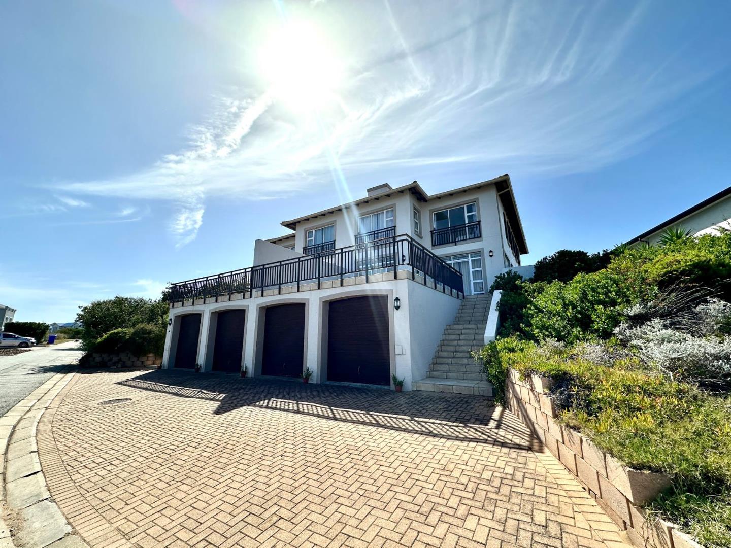 3 Bedroom House for sale in Pinnacle Point Golf Estate - P24-115612606