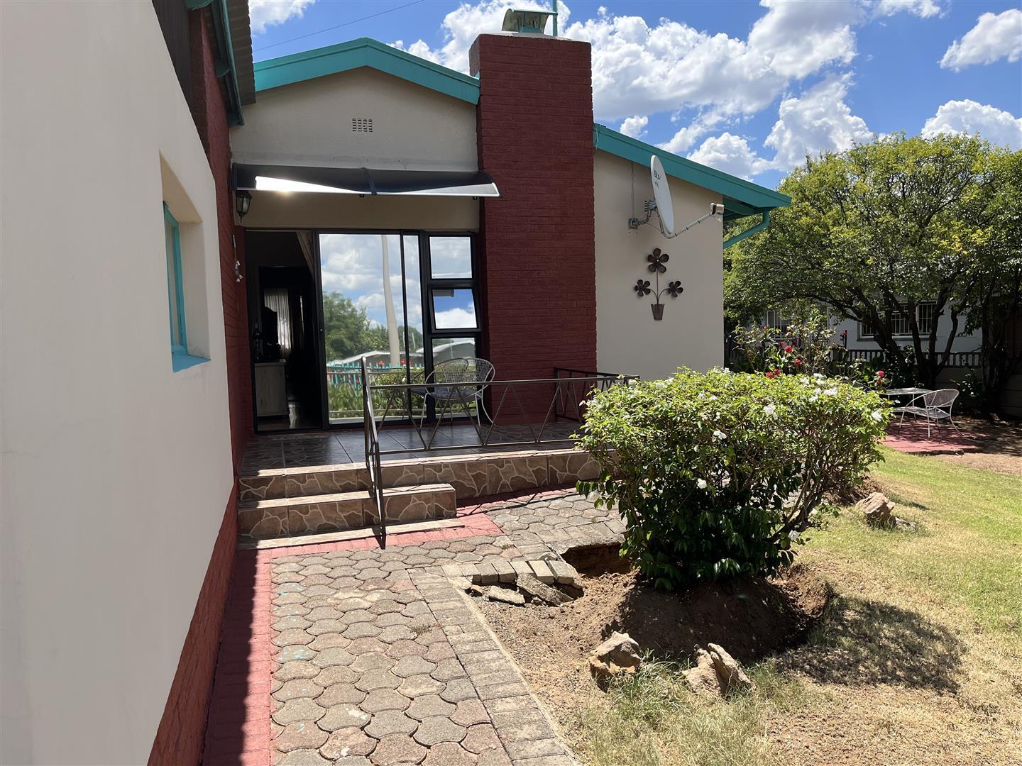 3 Bedroom House for sale in Aliwal North - 20 Ackerman Street - P24 ...