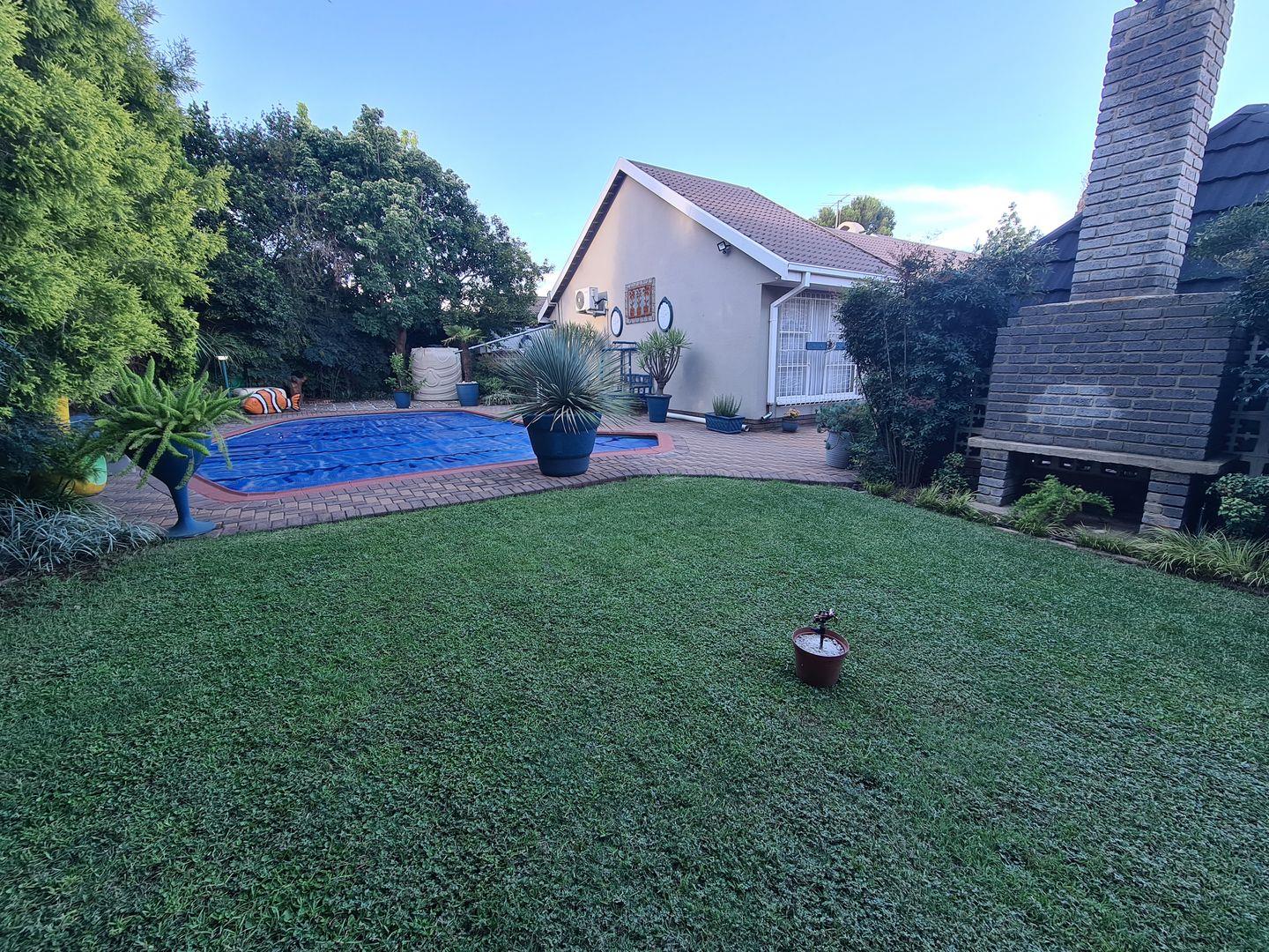 3 Bedroom House for sale in Vanderbijlpark SE 2 - P24-116423968
