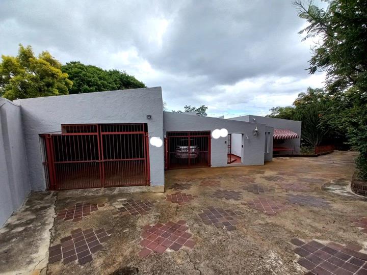 3 Bedroom House for sale in Barberton - 112 Barberton - P24-115634618