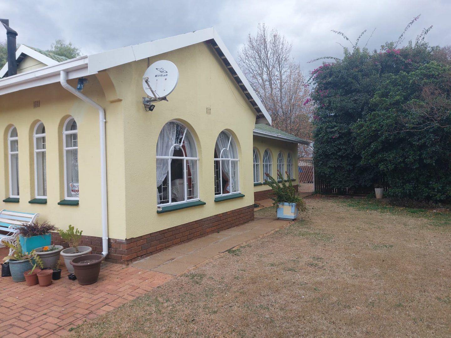 4 Bedroom House for sale in Westonaria - 6 Neptunus Street - P24-114597921