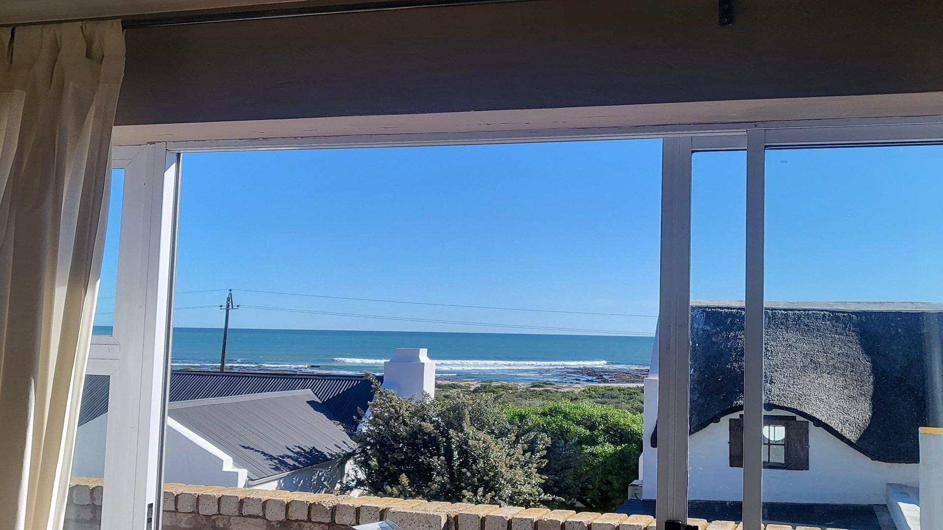 6 Bedroom House for sale in Elands Bay - 8 Stompneus Steeg Street - P24 ...