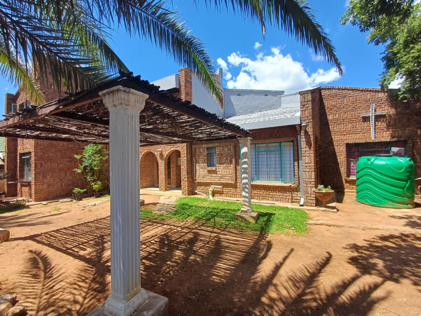 3 Bedroom House for sale in Wolmaransstad - P24-115650173