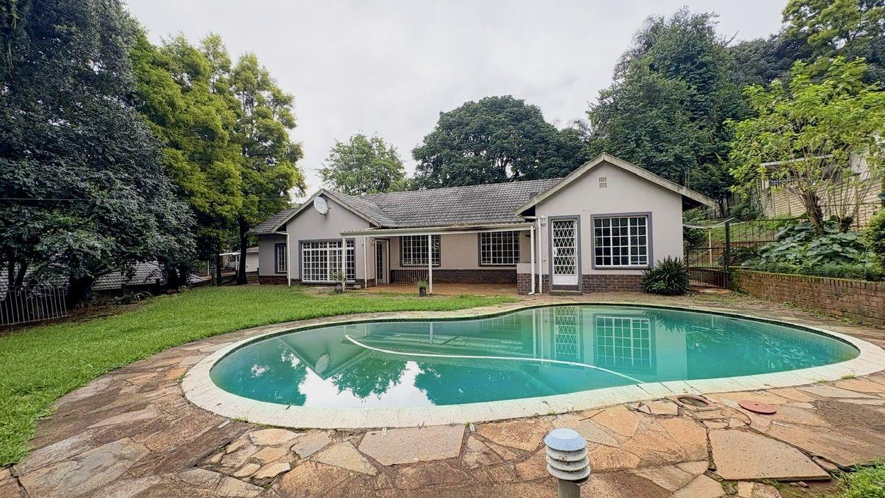 4 Bedroom House for sale in Chase Valley - P24-115654083