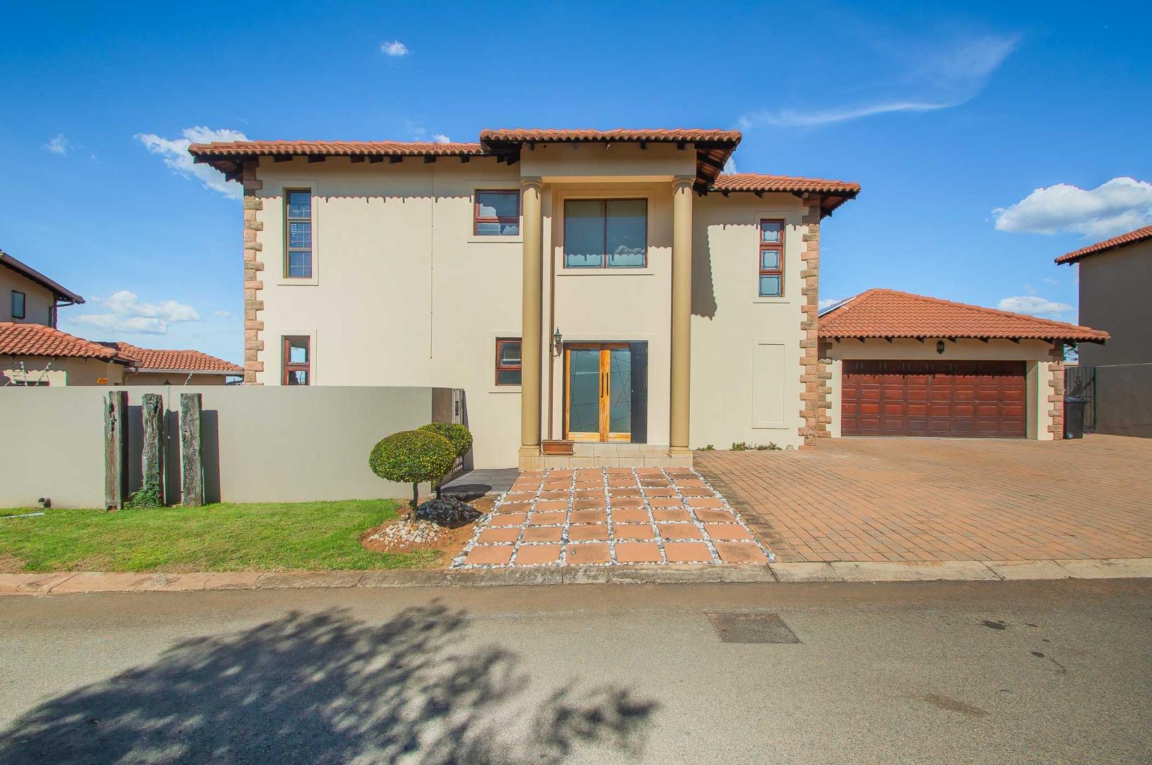 Houses for sale in Roodepoort : Roodepoort Property : Property24.com ...