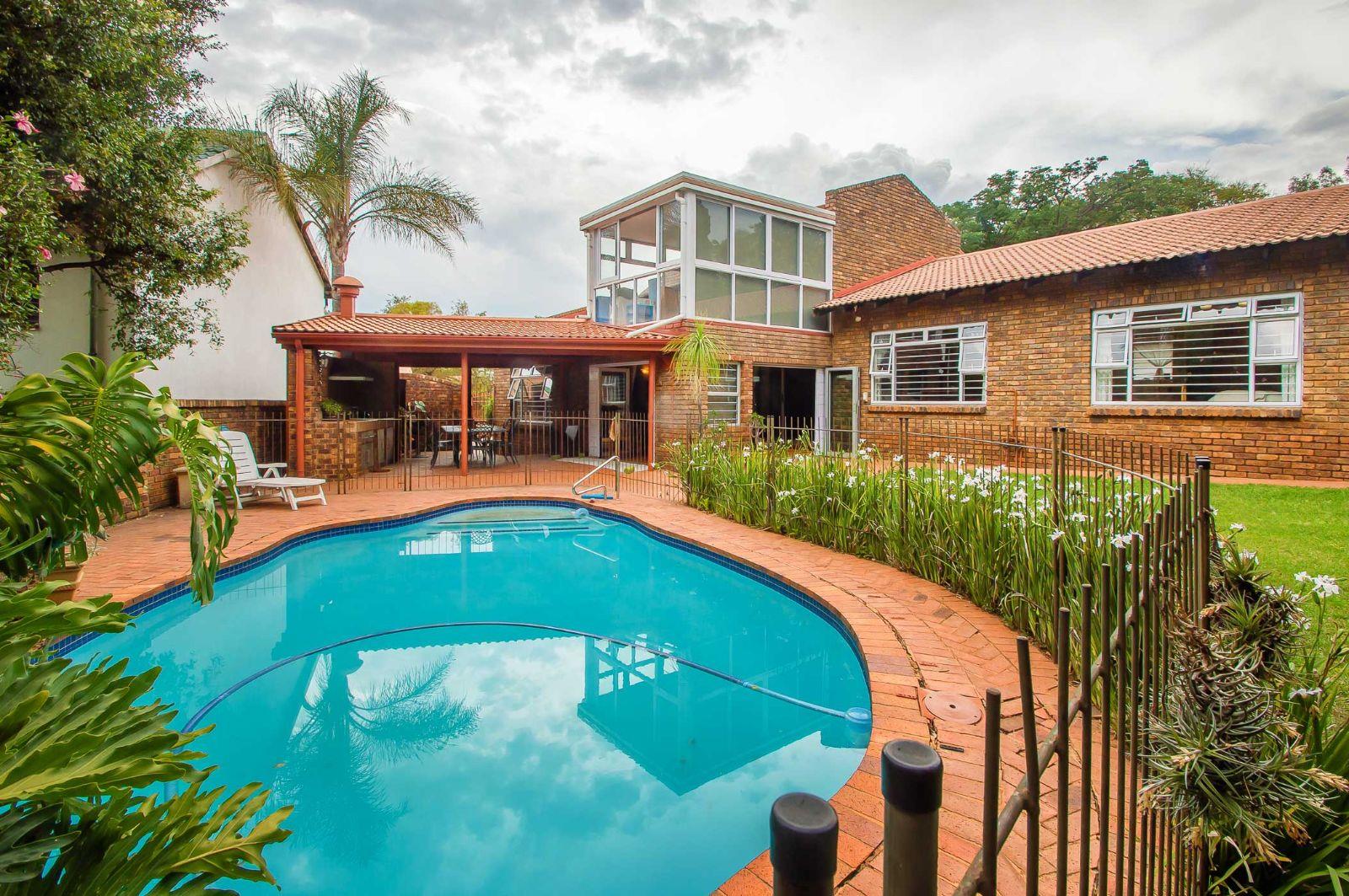 3 Bedroom House for sale in Northwold - P24-115659436