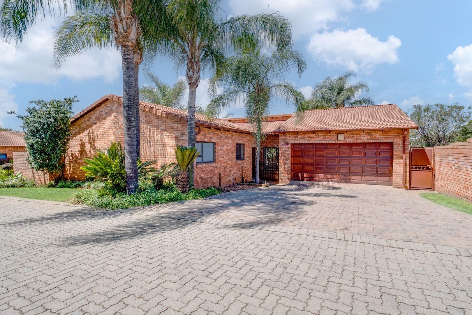 Houses for sale in Roodepoort : Roodepoort Property : Property24.com ...