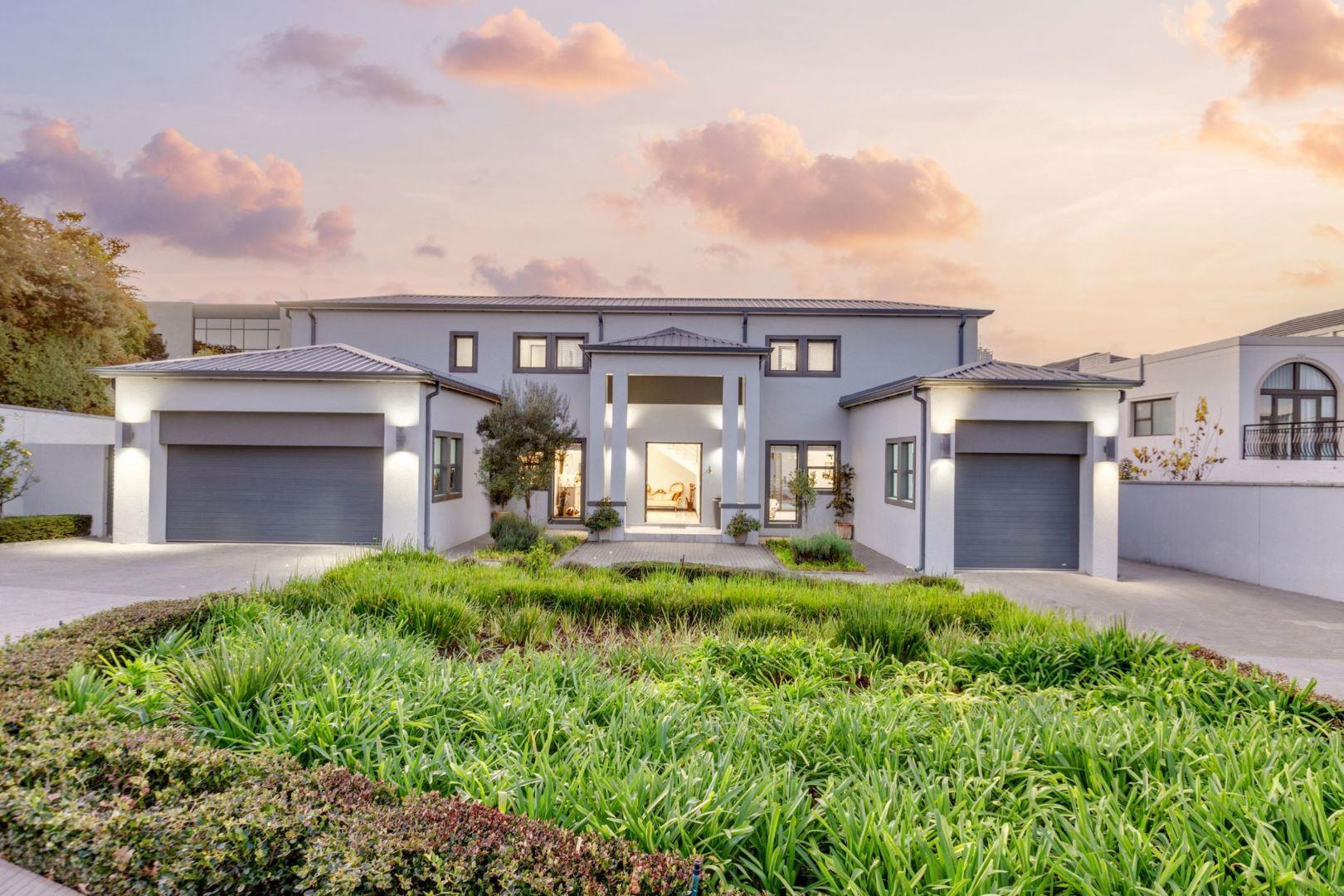 4 Bedroom House for sale in Inanda - 17 Oak - P24-115678679