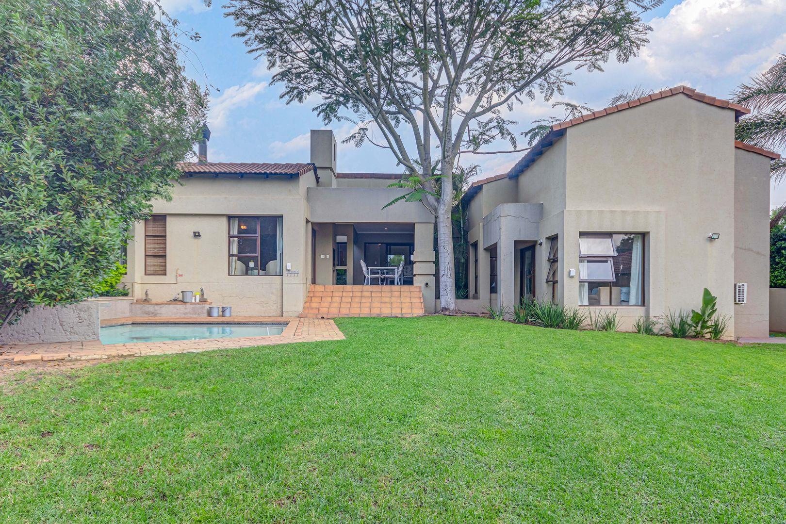 3 Bedroom House for sale in Dainfern Ridge - P24-115683568