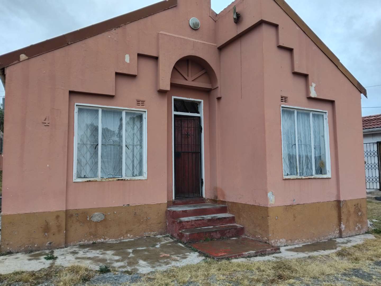 3 Bedroom House for sale in Mthatha - P24-115685012