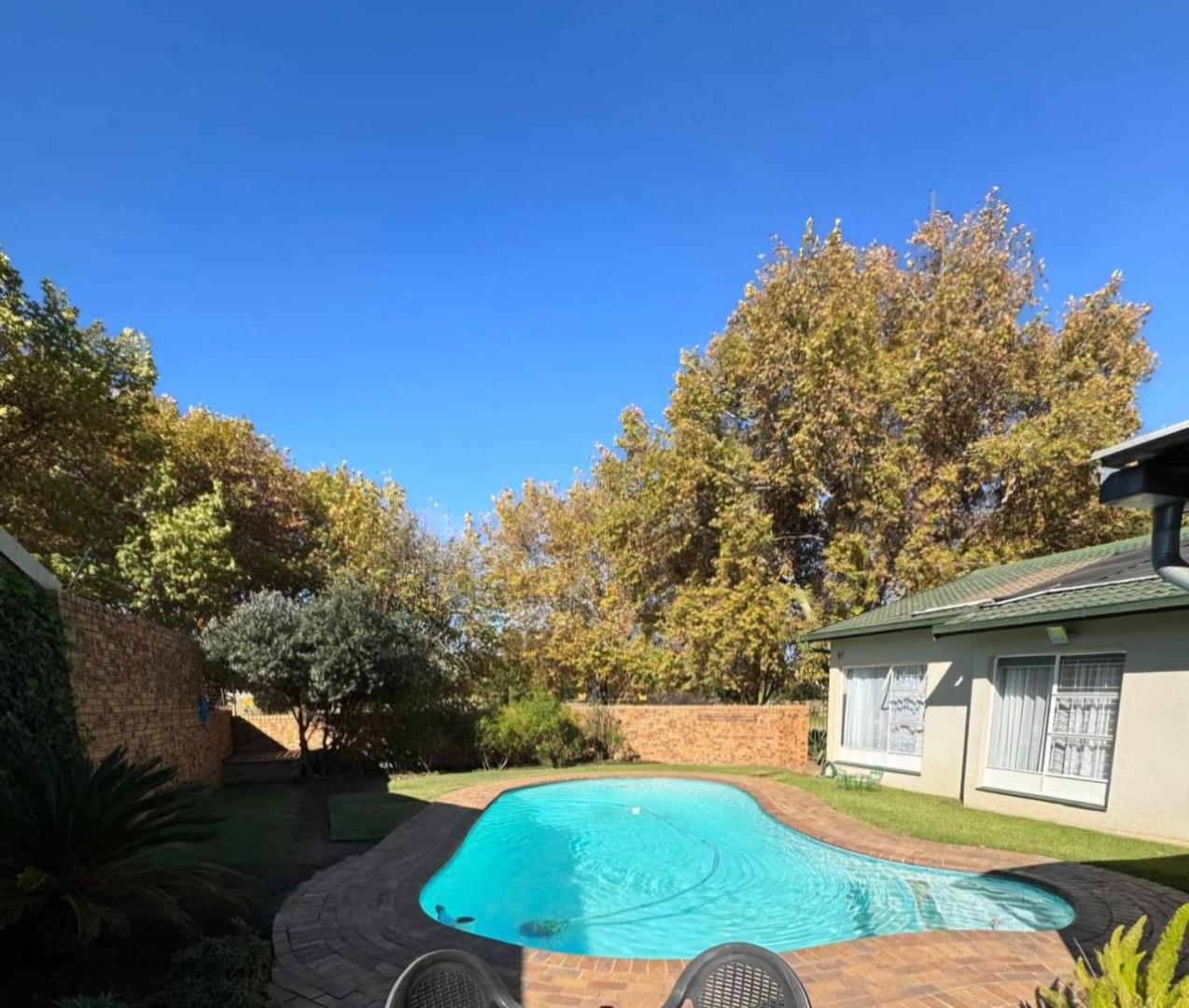4 Bedroom House for sale in Secunda Central - P24-115685505
