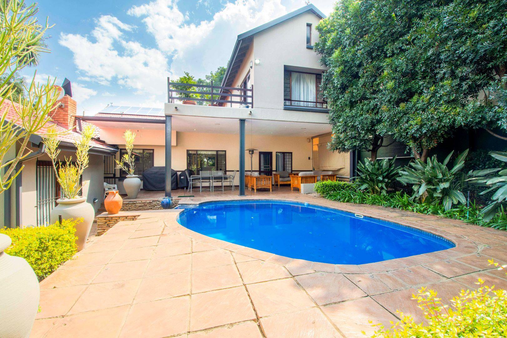 4 Bedroom House for sale in Boskruin - P24-115694330