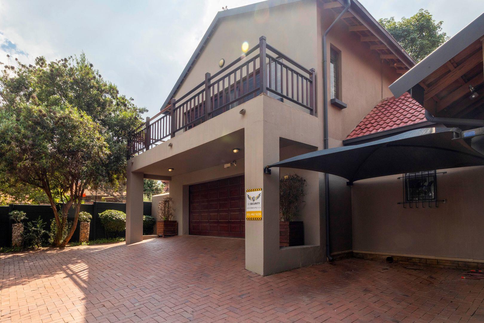 4 Bedroom House for sale in Boskruin - P24-115694330