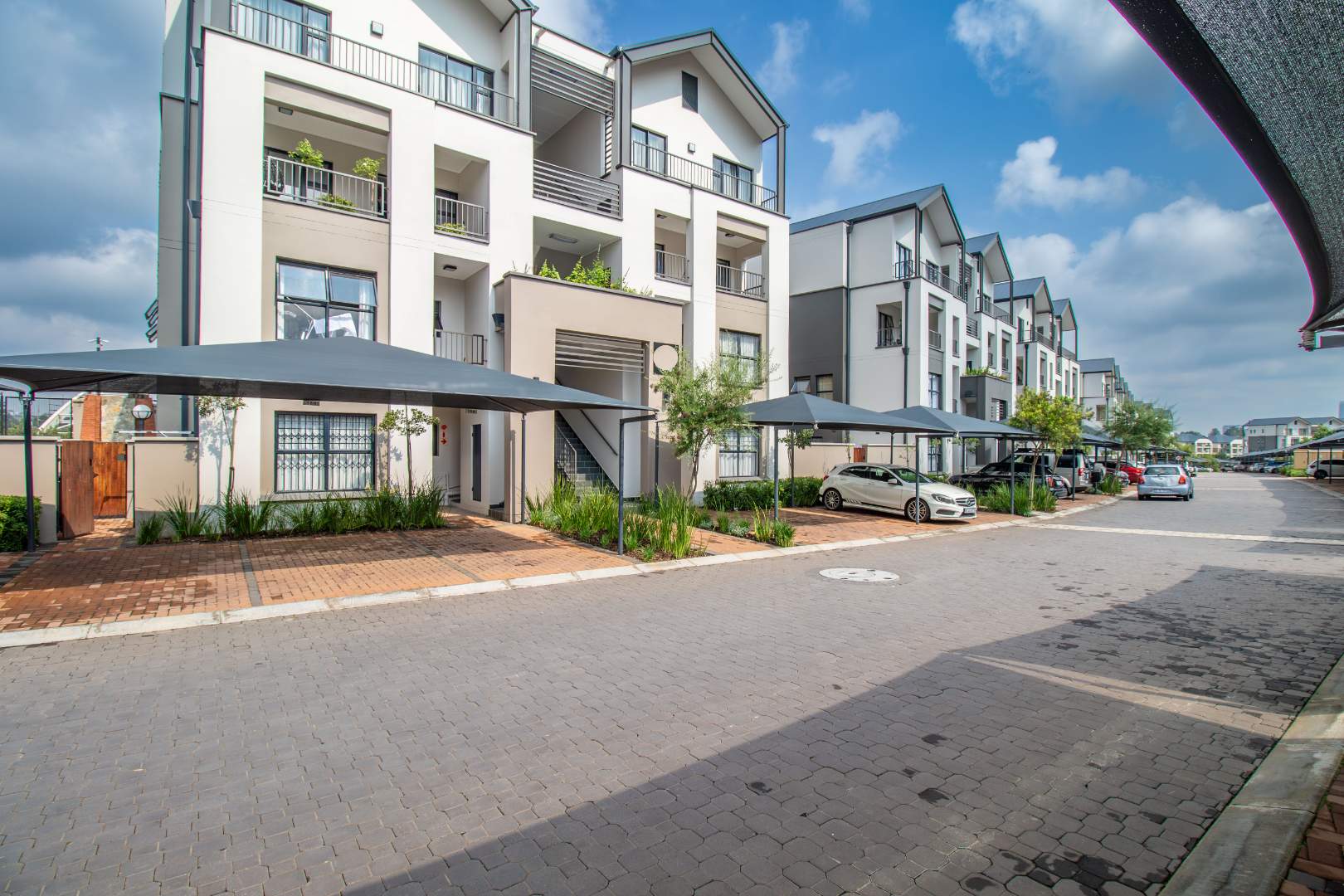 2 Bedroom Apartment / flat for sale in Waterfall - P24-115698637