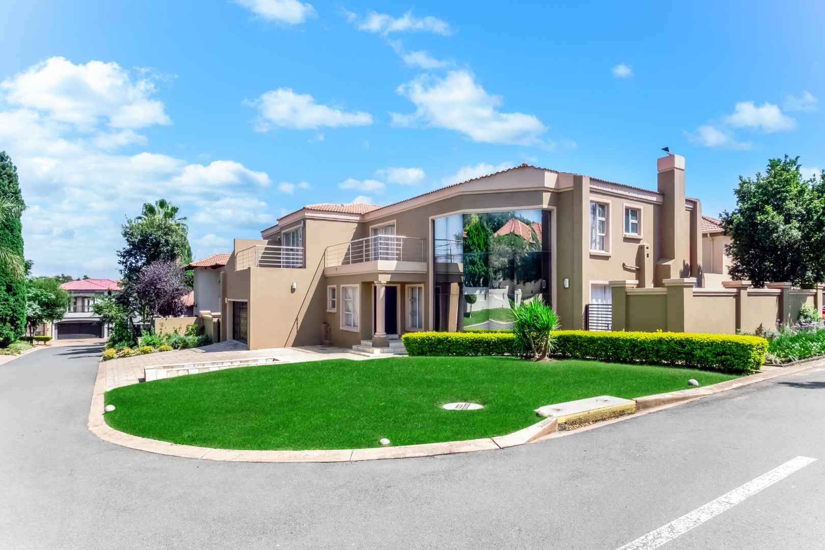 4 Bedroom House for sale in Dainfern - P24-115700068