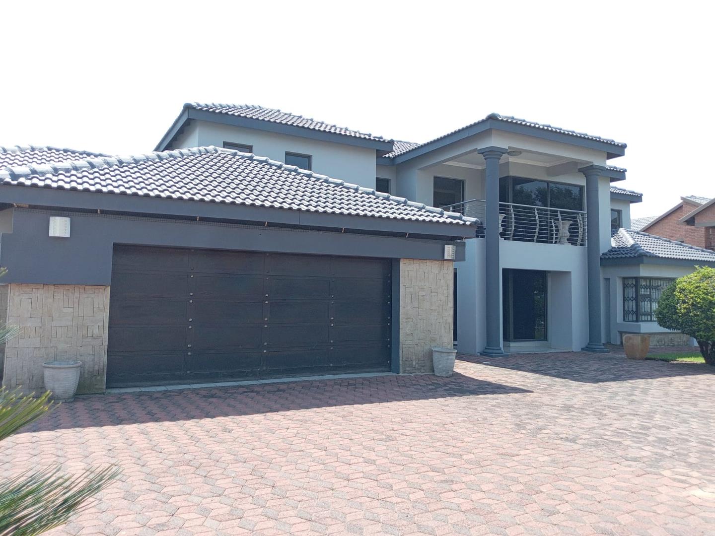 6 Bedroom House for sale in Reyno Ridge - P24-115710361