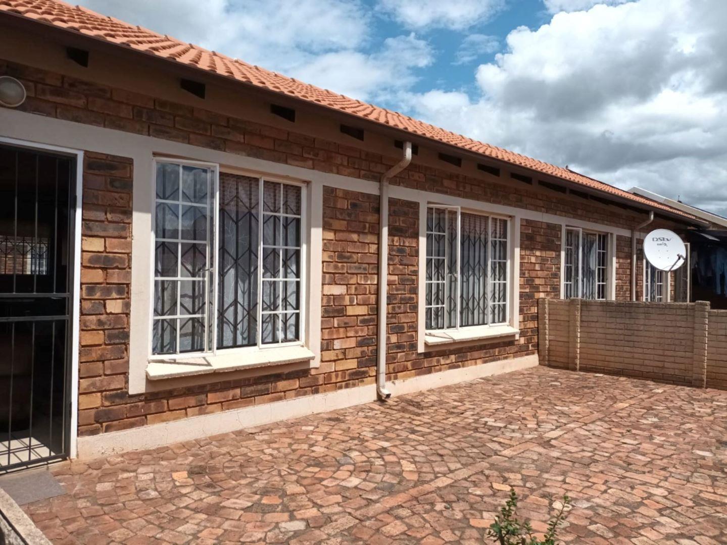 2 Bedroom House for sale in The Orchards - 31 Ikawu Street - P24-115731202