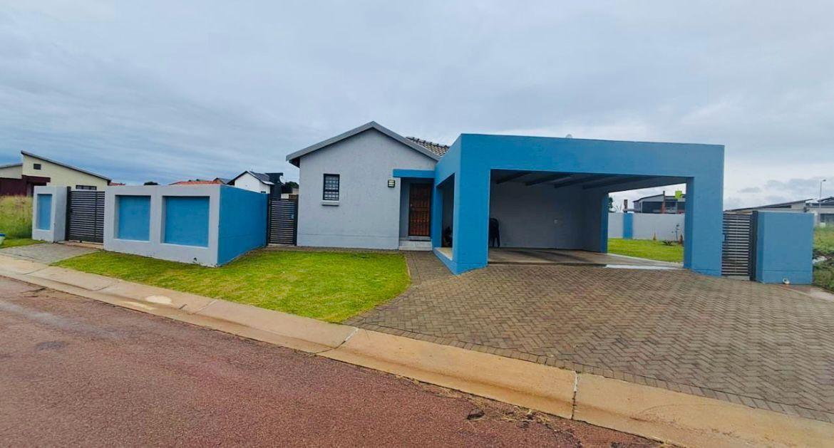 3 Bedroom House for sale in Rayton - P24-115745412