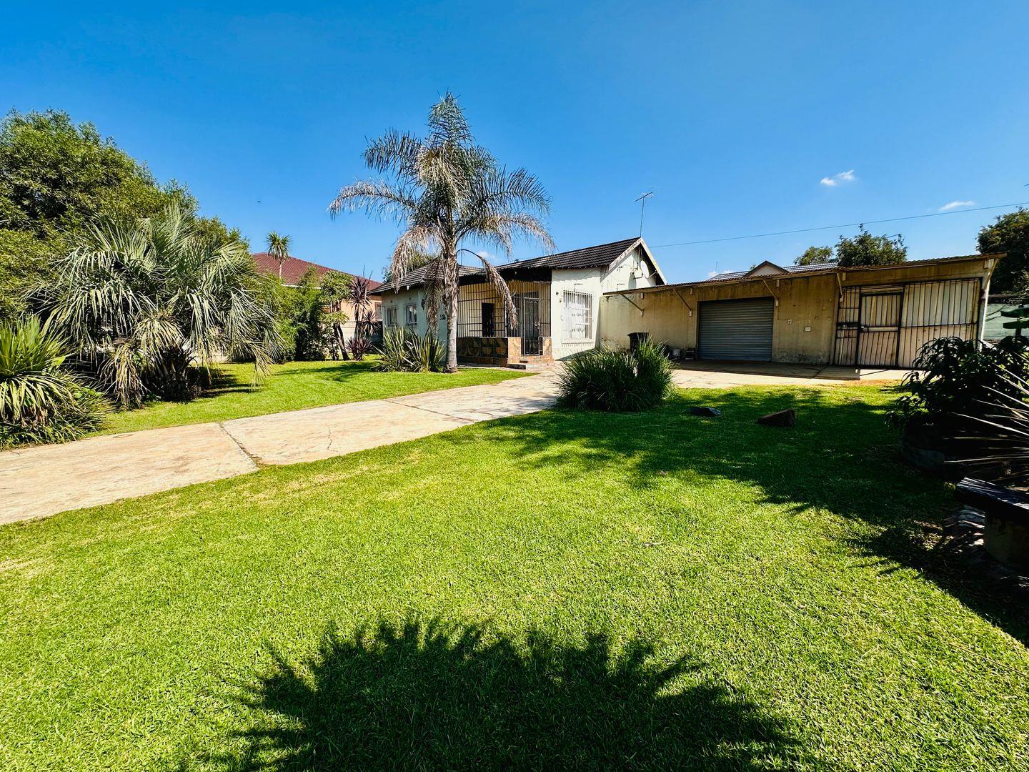 3 Bedroom House for sale in Brakpan Central - P24-115762270