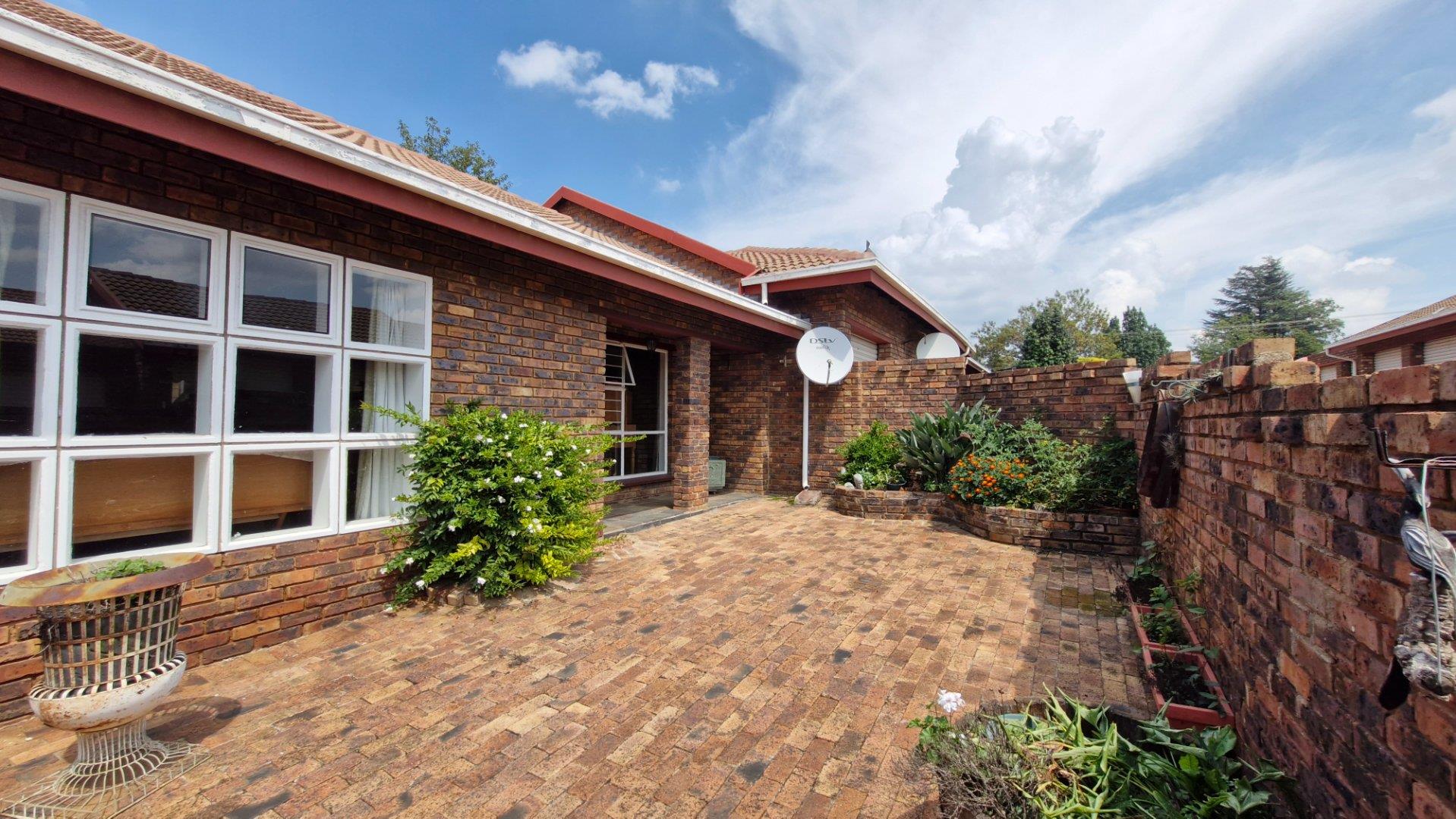 Kibler Park Property : Property and houses for sale in Kibler Park ...