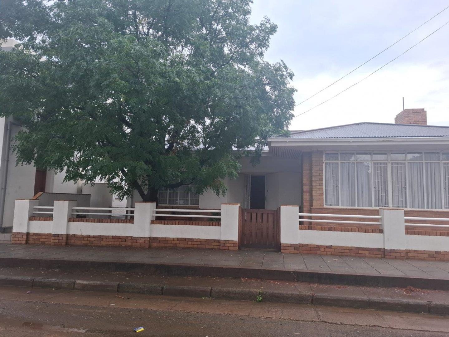 3 Bedroom House for sale in Philippolis - P24-115764998