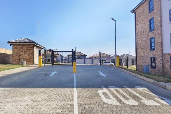 Riverside View Property : Property and houses to rent in Riverside View ...