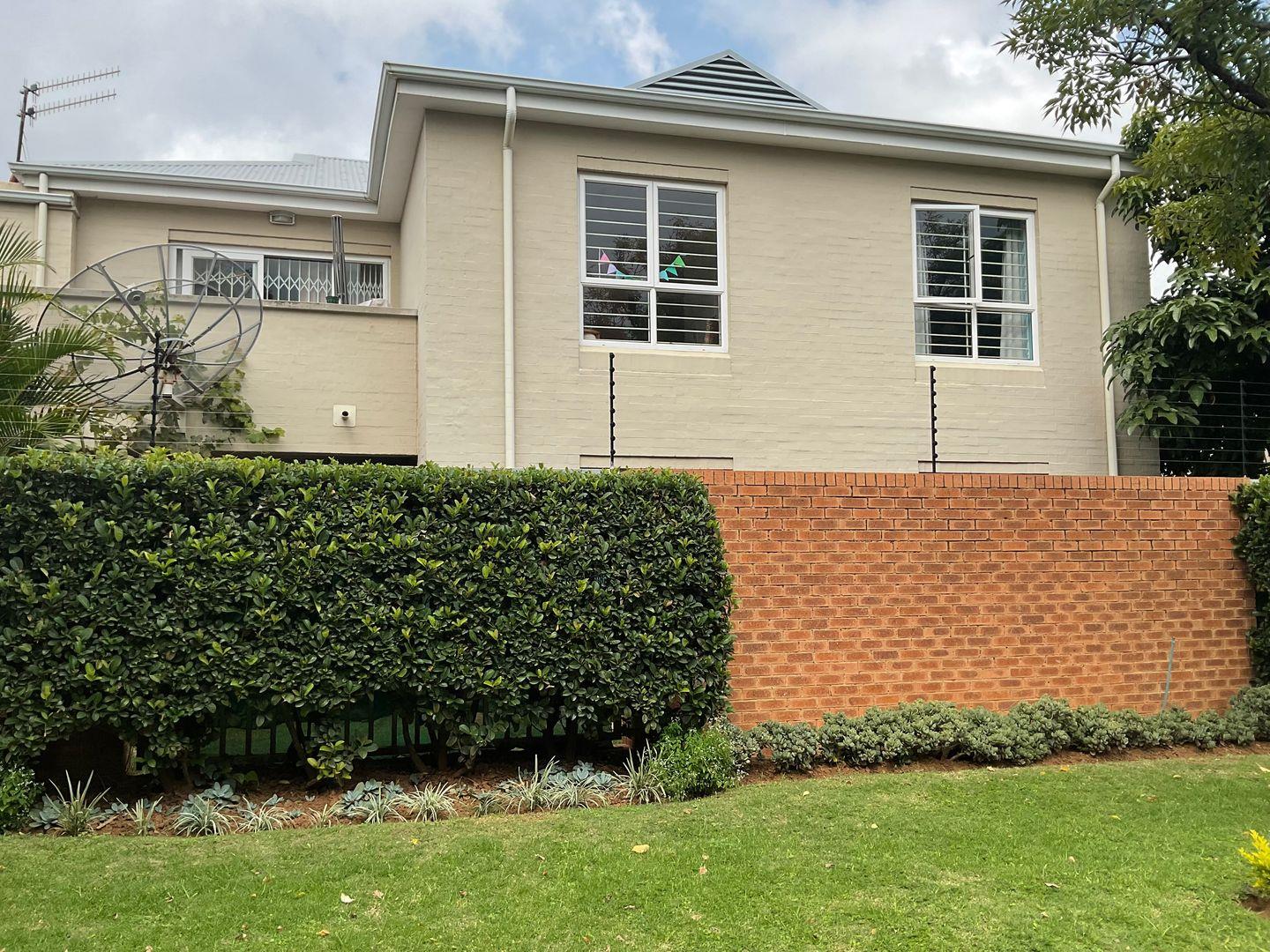 3 Bedroom Townhouse for sale in Nieuw Muckleneuk - P24-115570625