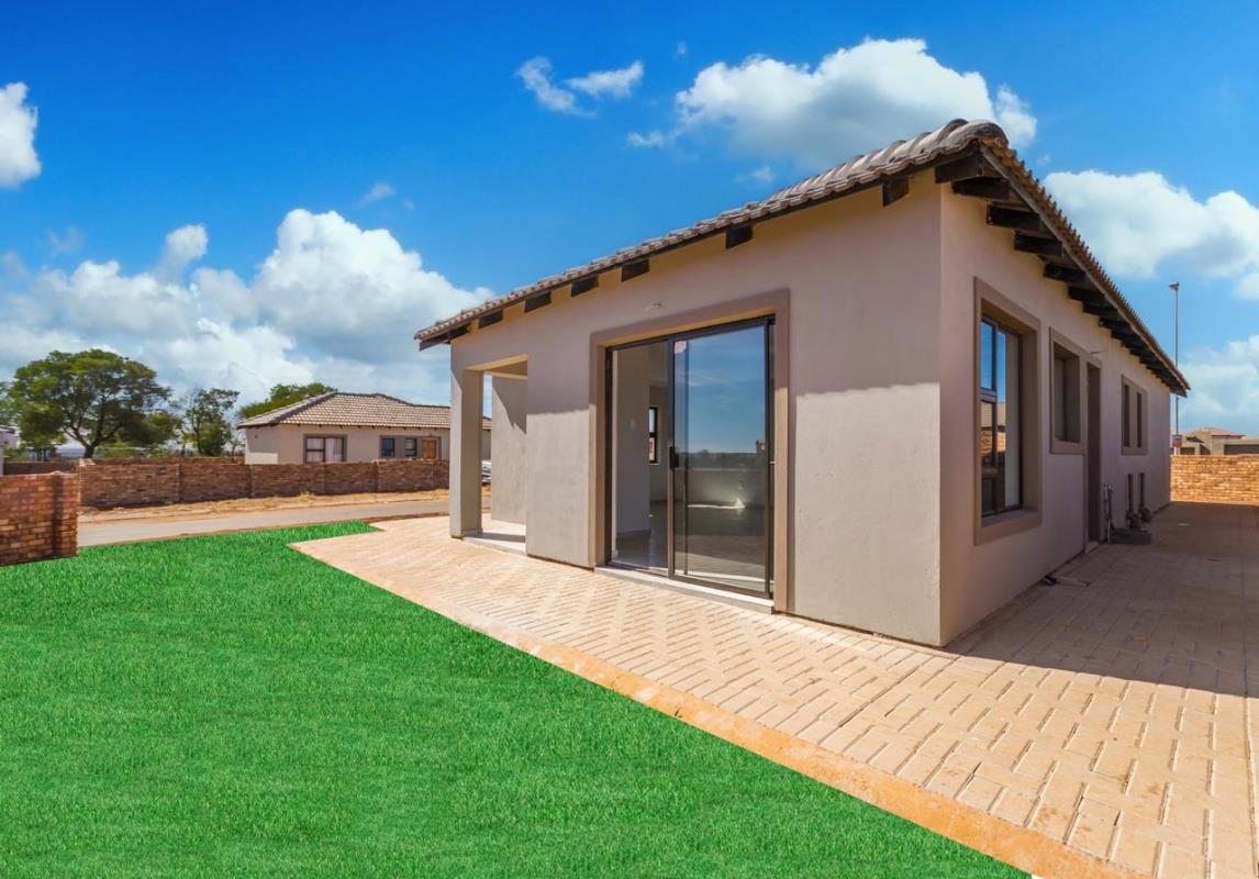 3 Bedroom House for sale in Westonaria - 15 Edelweis - P24-115795489