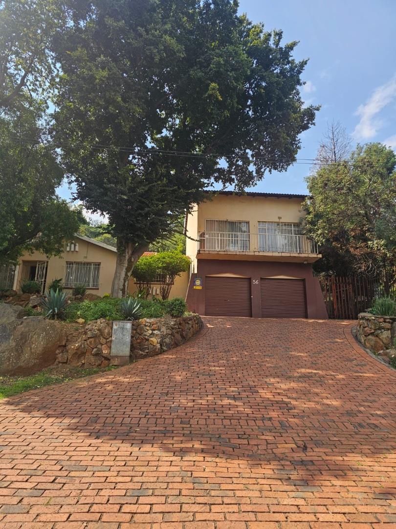 4 Bedroom House for sale in Kibler Park - P24-115799657