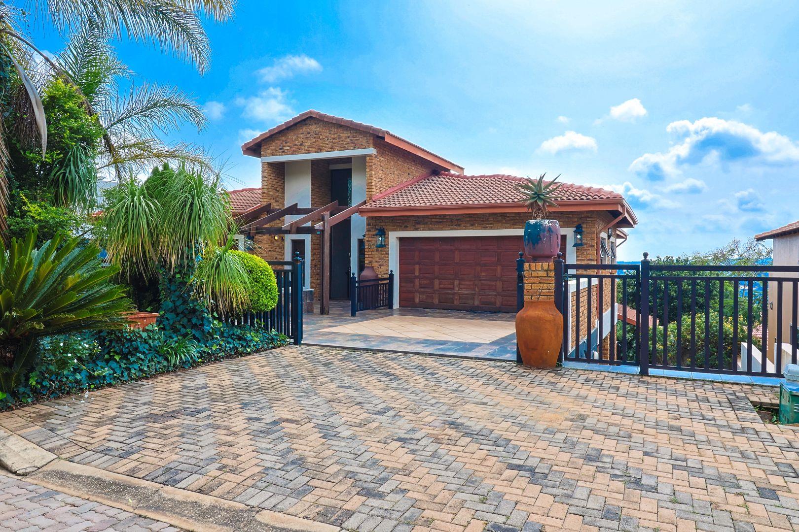 7 Bedroom House for sale in Featherbrooke Estate - 20 Featherbrooke ...