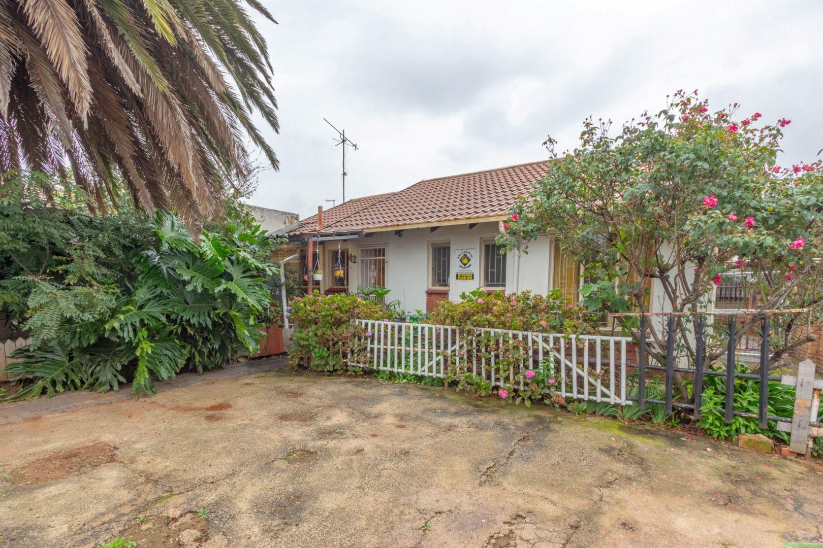 3 Bedroom House for sale in Delmore Park - 42 Katonkel Street - P24 ...