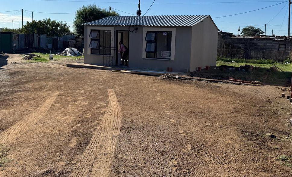 2 Bedroom House for sale in Turflaagte - P24-115821819