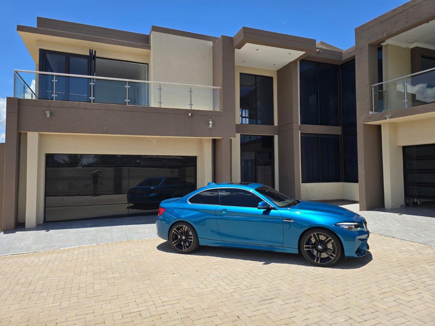 6 Bedroom House for sale in Celtic Meadows - P24-115832339