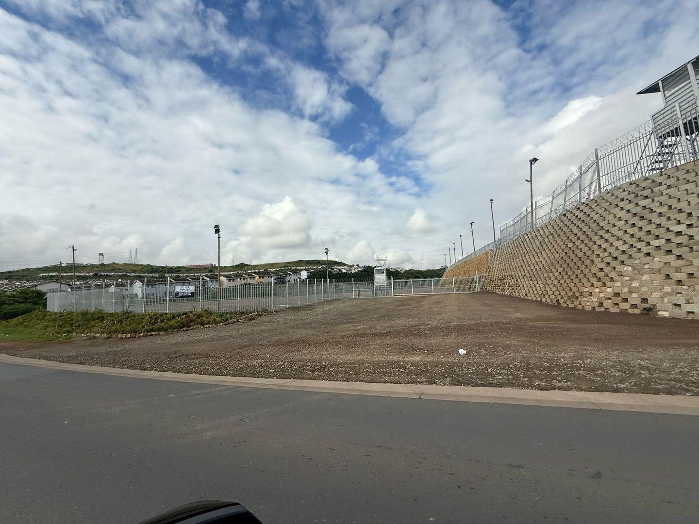 Vacant land / plot to rent in Ottawa - P24-116678112