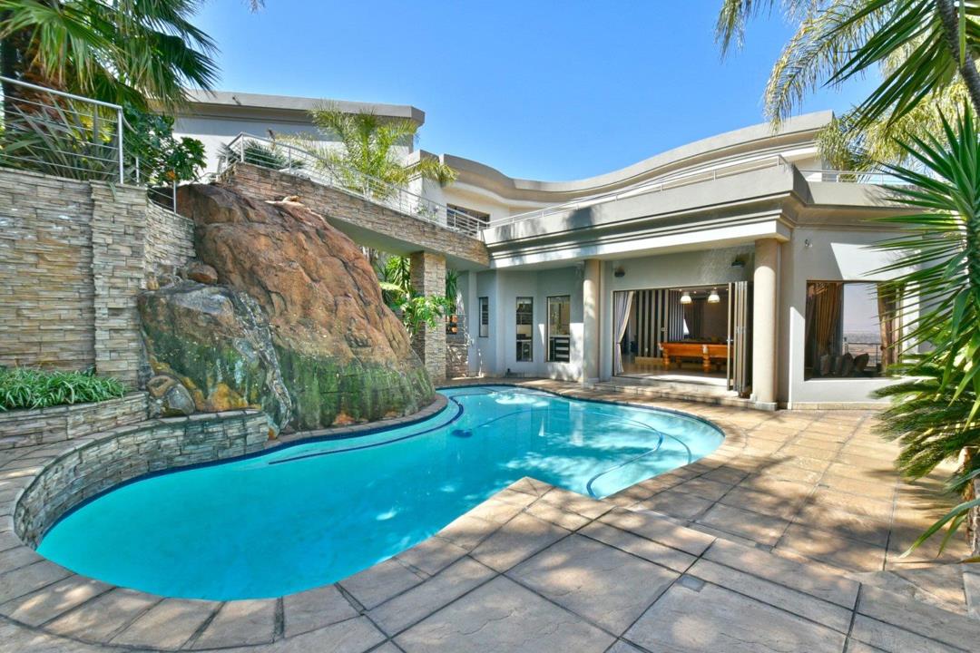 4 Bedroom House for sale in Glenvista - P24-115862250