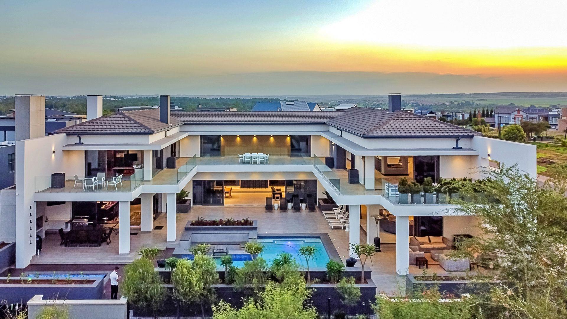 5 Bedroom House for sale in Midstream Ridge Estate - P24-115880836