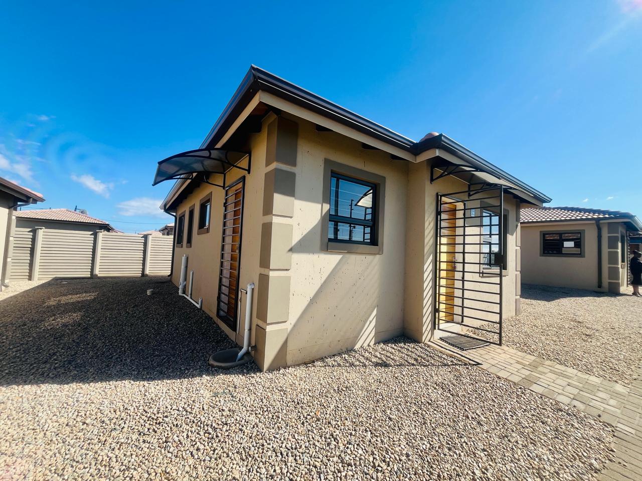 2 Bedroom House for sale in Sebokeng Zone 10 - P24-116761961