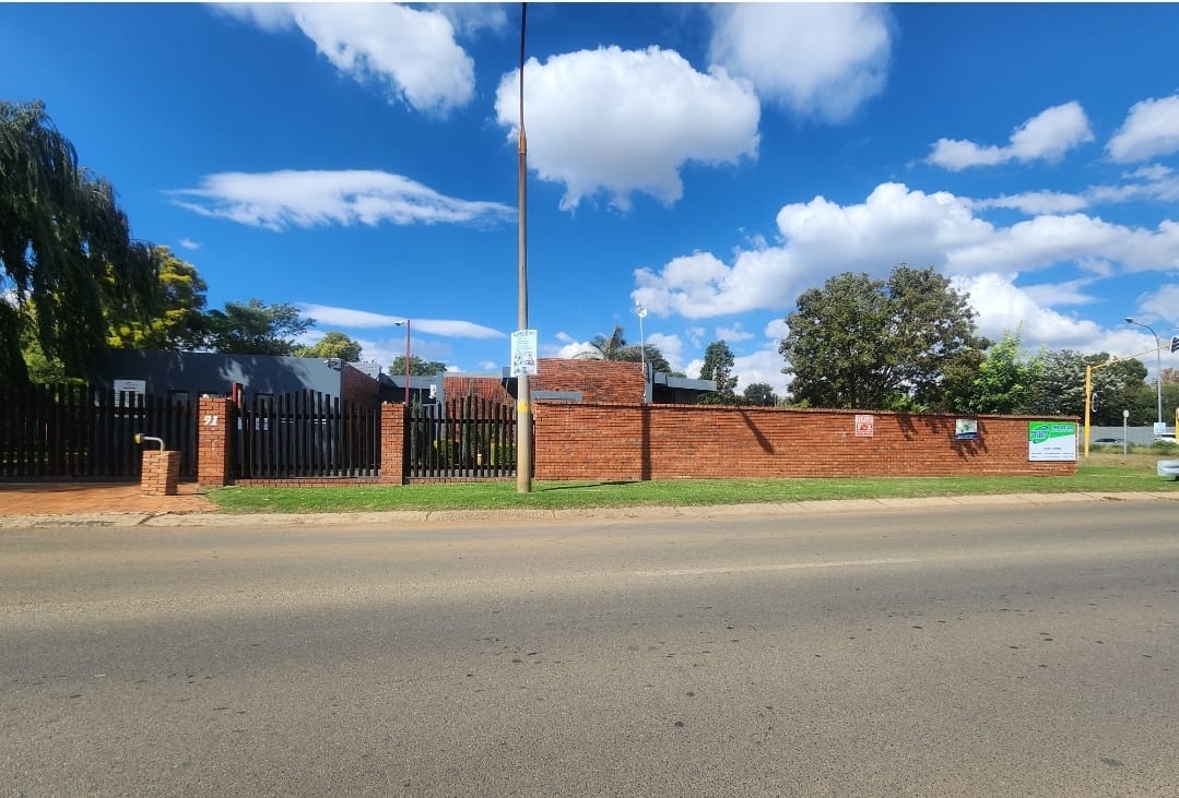 Commercial property for sale in Brackenhurst - P24-114554835