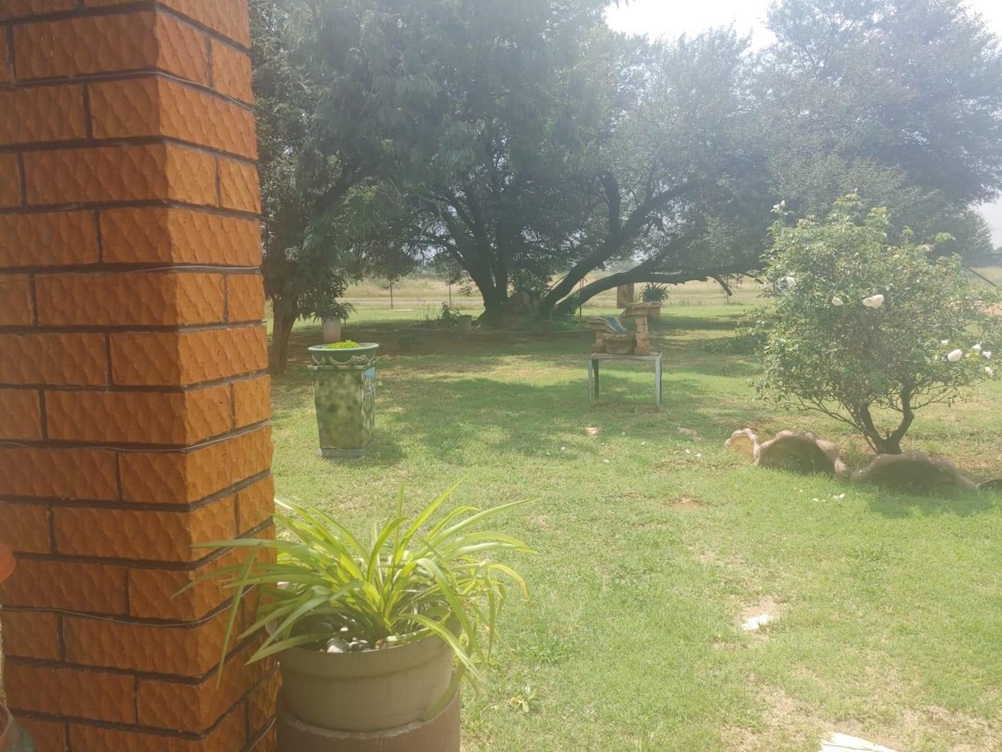 2 Bedroom House for sale in Kookrus - P24-115896829