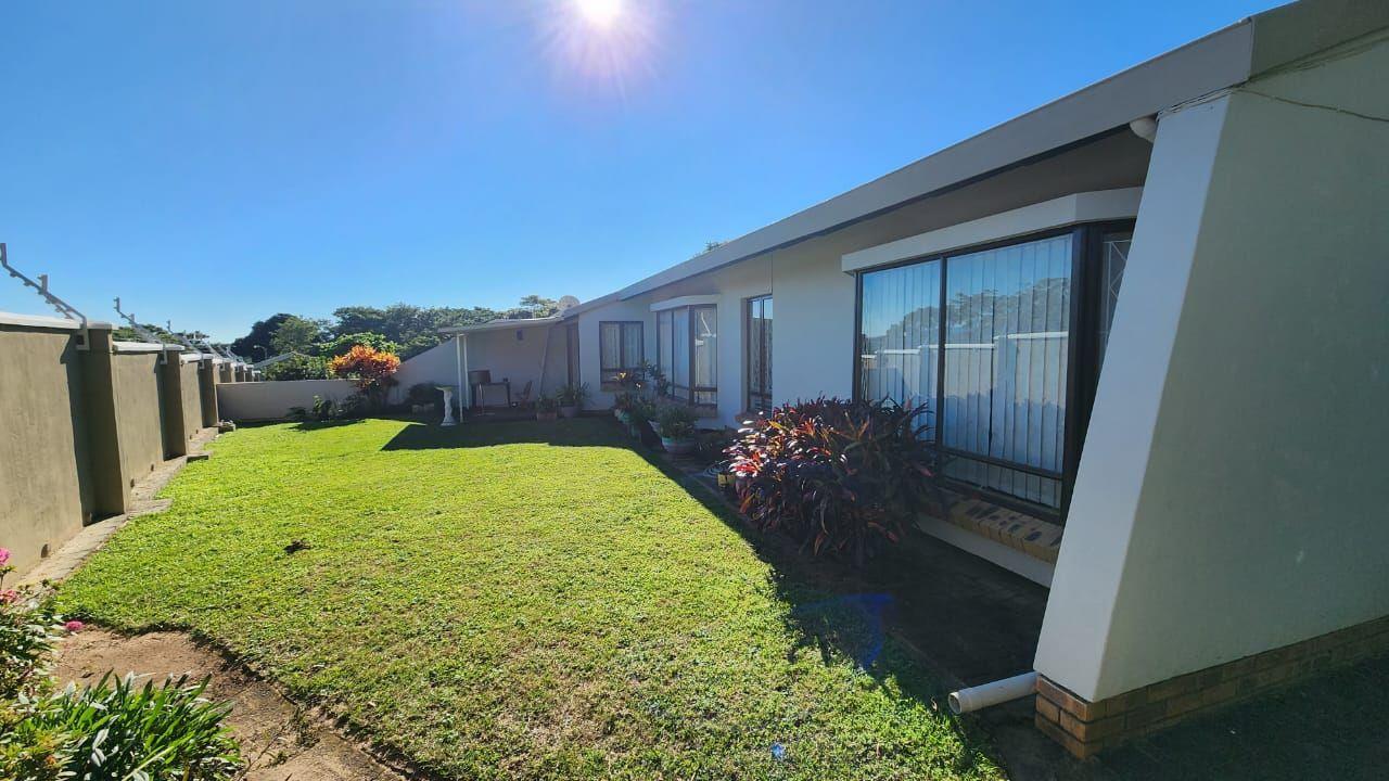 2 Bedroom Townhouse for sale in Uvongo - 19 Ss Beverley Woods, Alamein ...