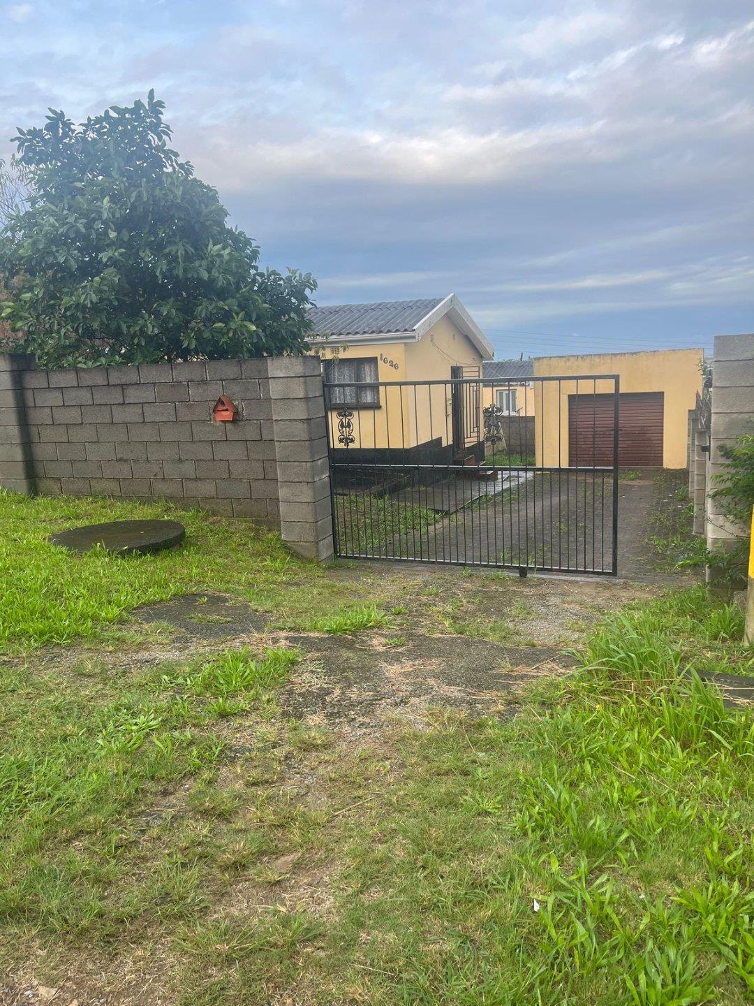 2 Bedroom House for sale in Mdantsane Nu 14 - P24-115924325