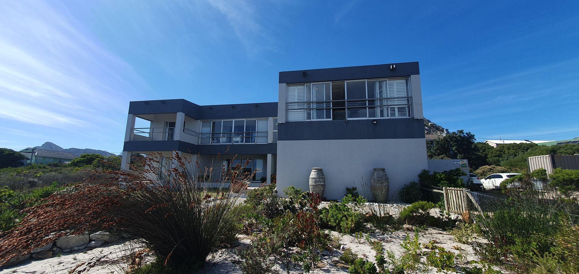 3 Bedroom House for sale in Pringle Bay - P24-115947447