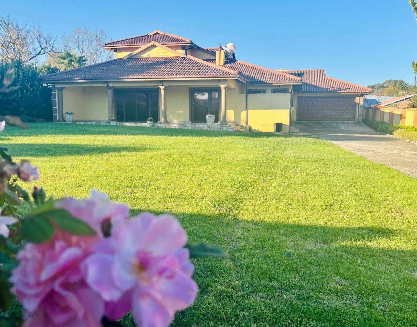 5 Bedroom House for sale in Kokstad - 74 Elliot Street - P24-115949770