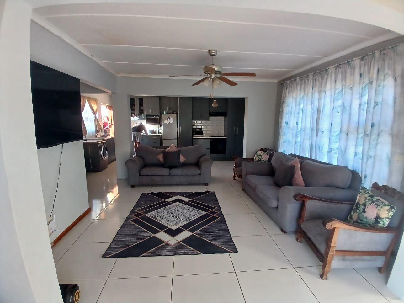 Mountain View, Uitenhage Property : Property and houses to rent in ...