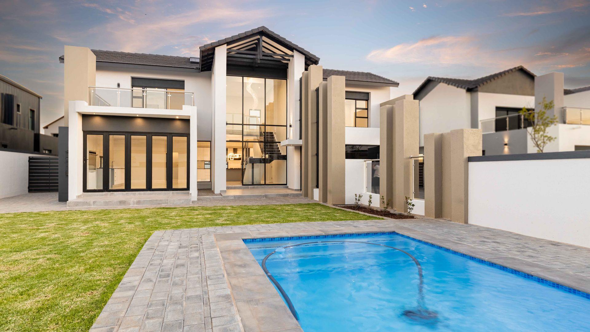 4 Bedroom House for sale in Midstream Heights - P24-115045366