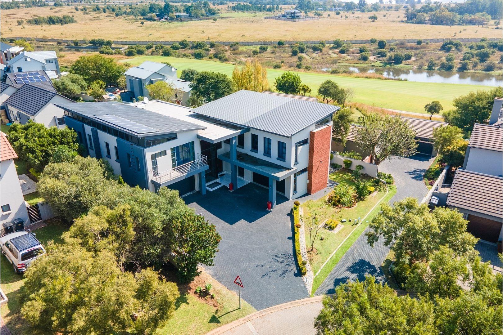 5 Bedroom House for sale in Copperleaf Estate - P24-115947653